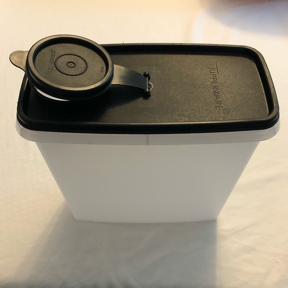 Tupperware | Kitchen | Tupperware Cereal Storer 3 Cup Cereal Keeper ...